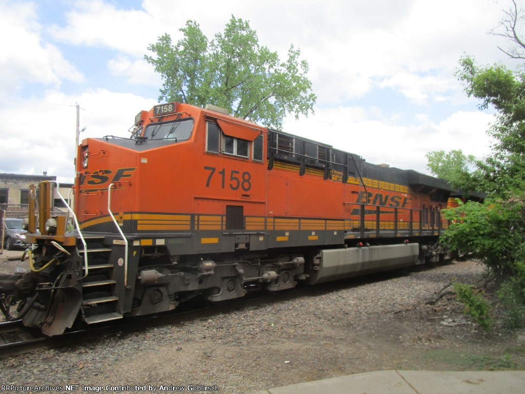 BNSF 7158